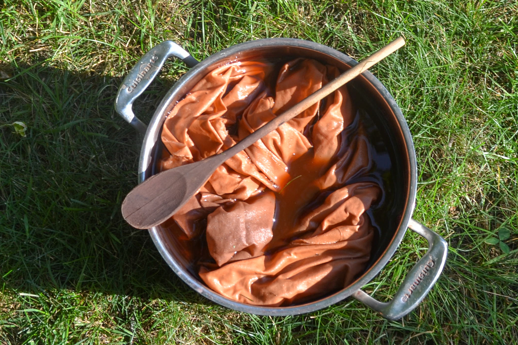 How to Dye fabric Naturally with Cutch - Side Lake Stitch